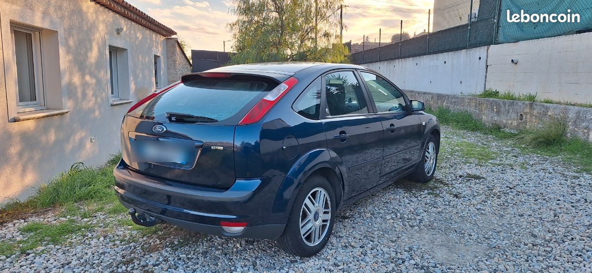 Ford Focus 2 Ghia 1,6L HDI toutes options - Voitures