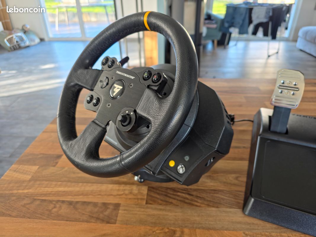 Thrustmaster TX Racing Wheel + T3PA - Consoles