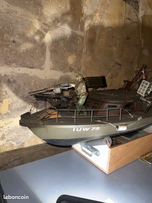 Maquette vedette rc patrol boat complete en caisse de transport (gros ...