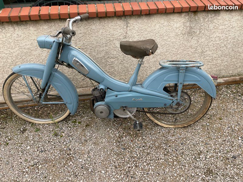 Mobylette Motobecane AV 79 - Motos