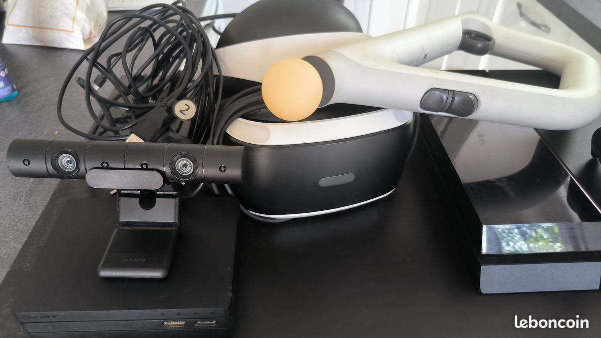 Console PS4 PS VR ALM CONTROLER + 10 jeux. Prix 300 - Consoles