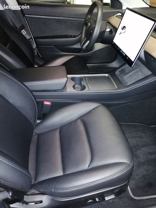 Tesla Model 3 - Voitures