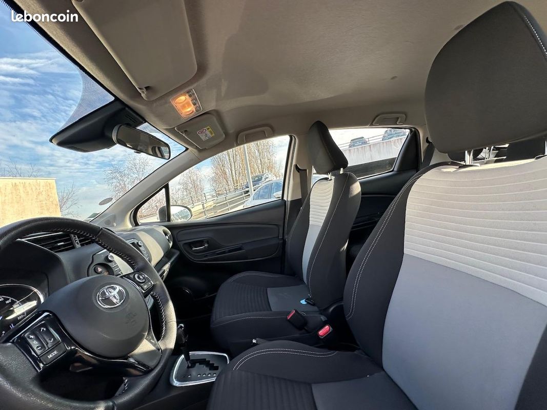 Toyota yaris iii (3) hybrid 100h dynamic 5p - Voitures