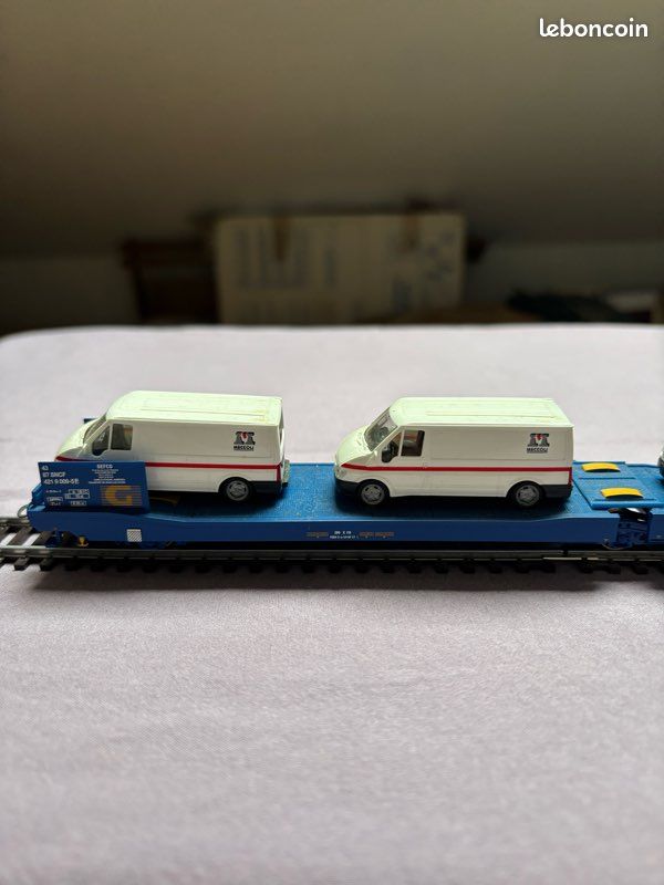 Wagon porte véhicule Gefco avec chargement de camionnette Ford HO ...