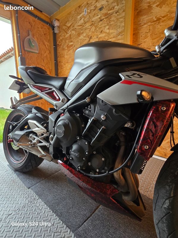 Street triple 765rs - Motos