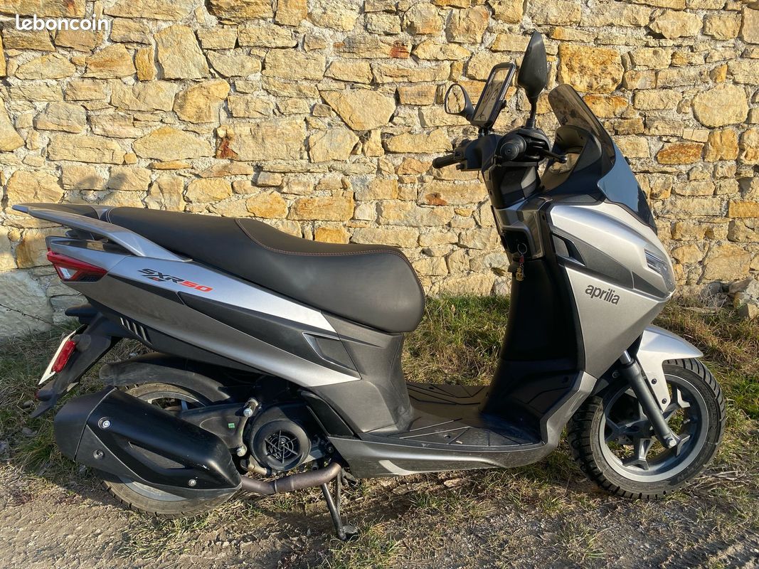 Scooter Aprilia sxr50 - Motos