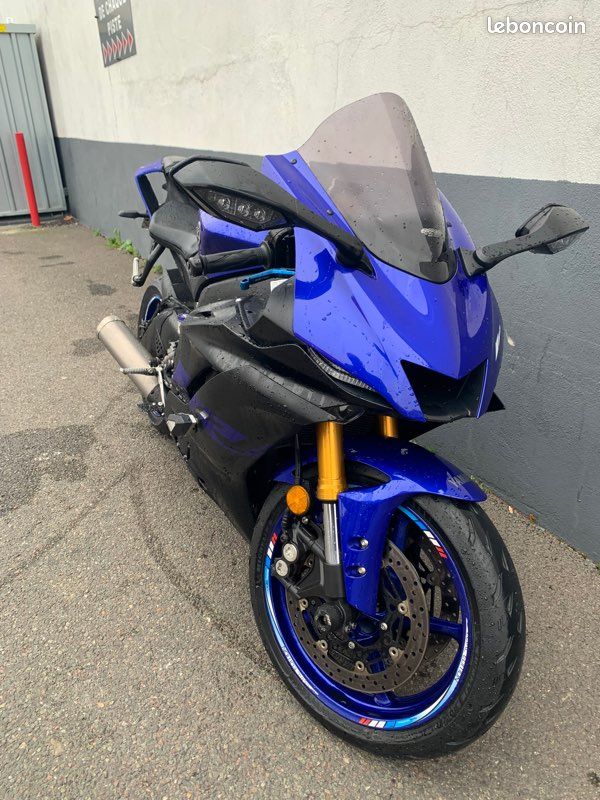 Yamaha YZF R6 - Motos