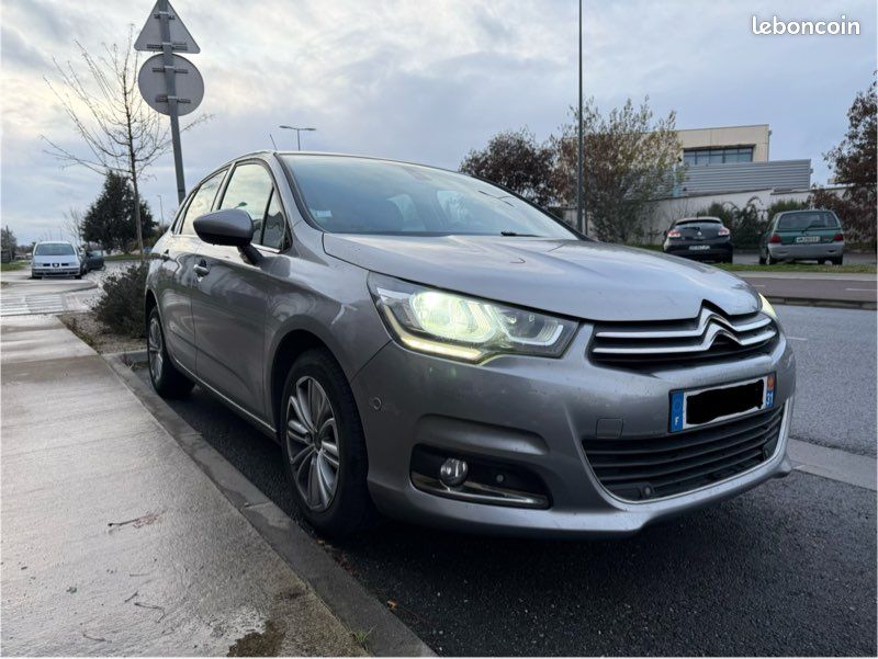 Citroen c4 millenium 120ch - Voitures