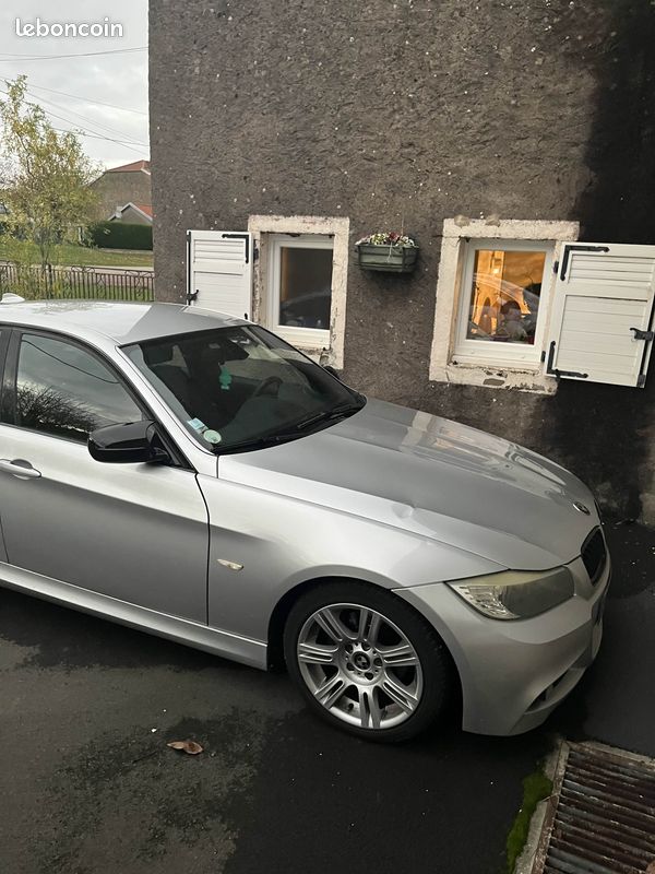 BMW 318D LCI E90 pack M - Voitures