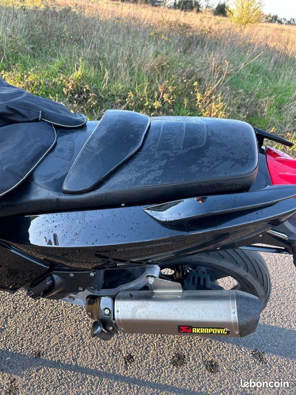 Maxi scooter - GP 800 Gilera - 25 000kms - Motos