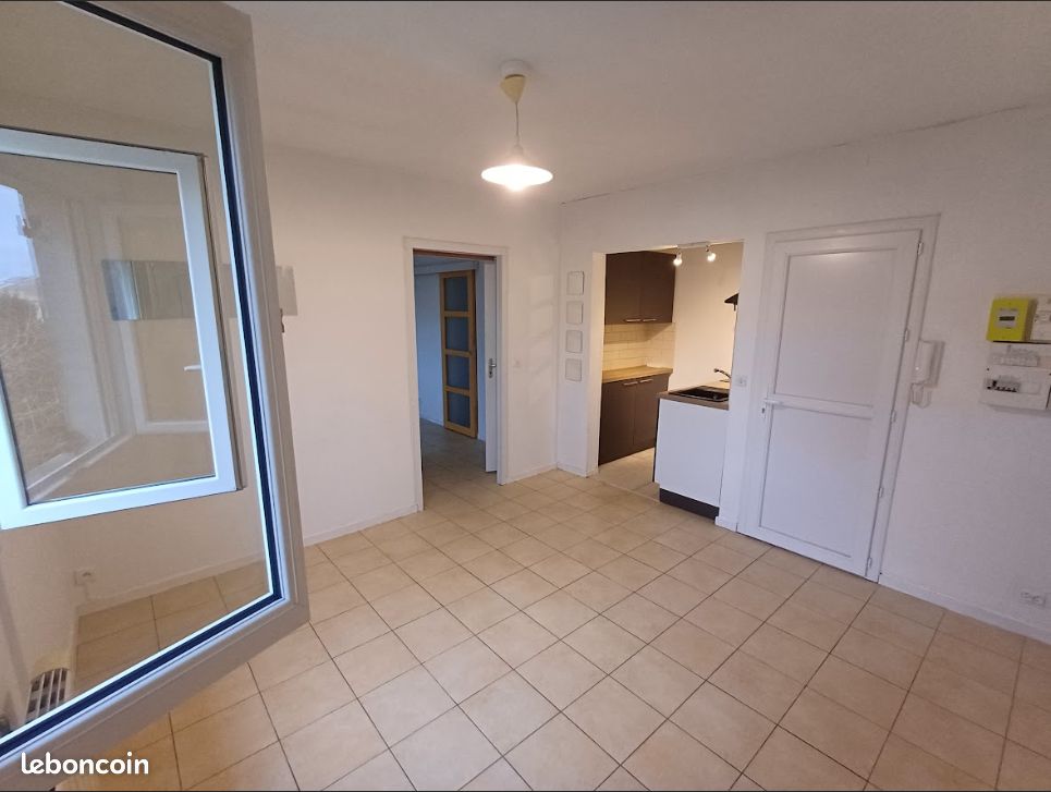 Appartement 29m2 avec sa place de parking - Locations