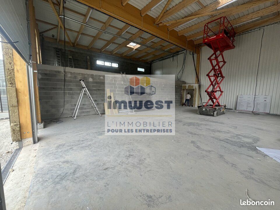 Local bureaux 230 m² - Bureaux & Commerces
