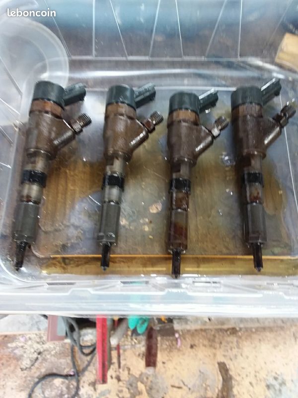 A vendre 4 injecteurs - Équipement auto