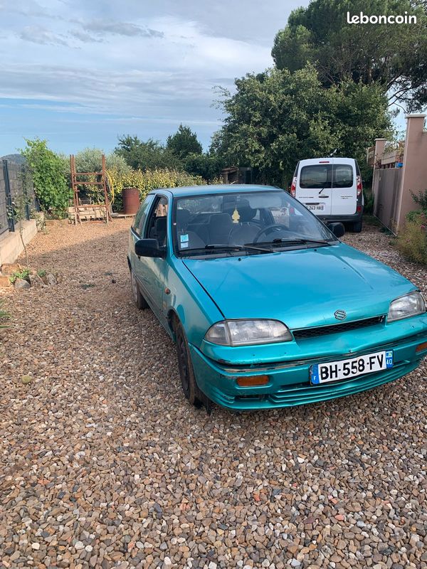 Suzuki Swift essence 1995 collection - Équipement auto