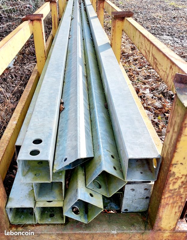 118m de tube galva 90x90x3mm en 6m00 - Matériel agricole