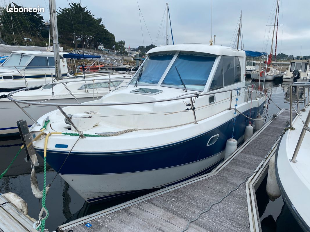 Vedette ANTARES 760 - Nautisme