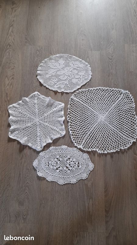 4 napperons dentelle crochet en coton - Linge de maison