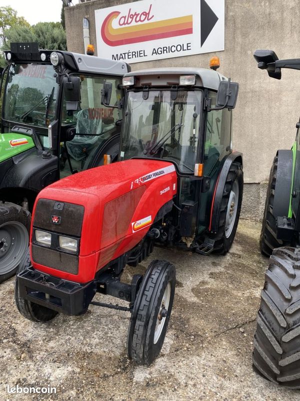 Massey Ferguson 3435S - Tracteurs