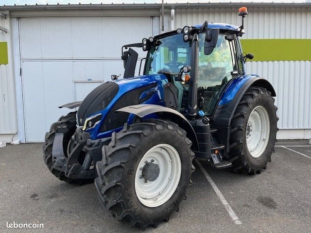 Valtra N135 - Tracteurs