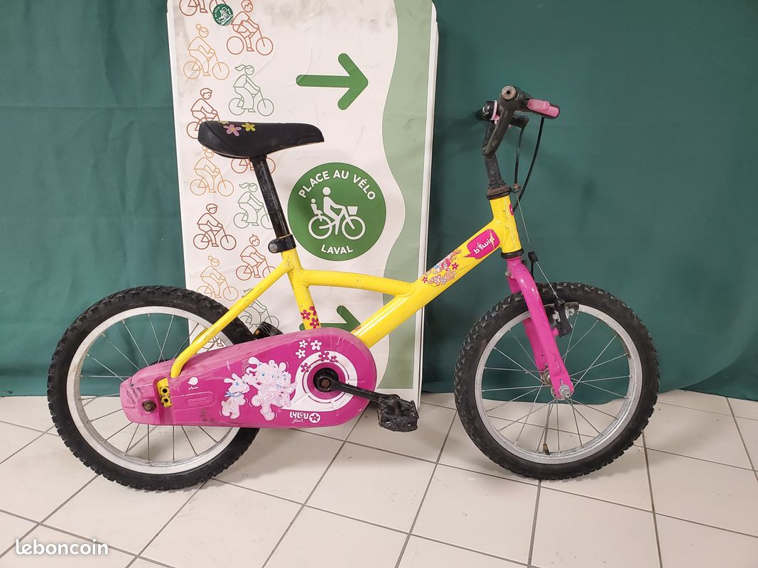 (253) Vélo enfant B'twin rose et jaune - Vélos