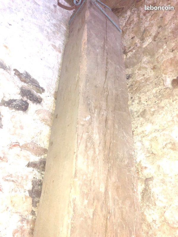 Poutre chêne très très sèche - BTP - Chantier gros-oeuvre