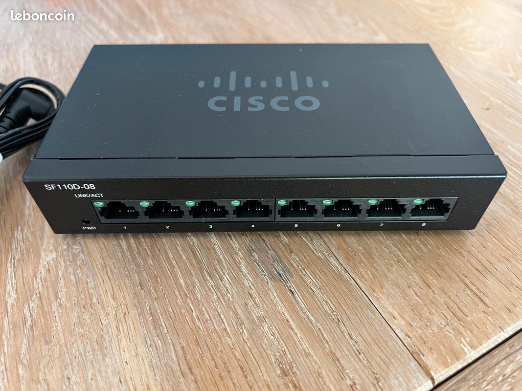 Switch/Hub réseau Cisco 8 Ports - Accessoires informatique