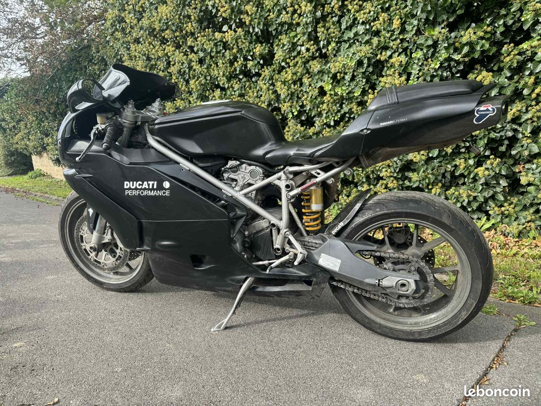 Ducati 749 Dark - Motos