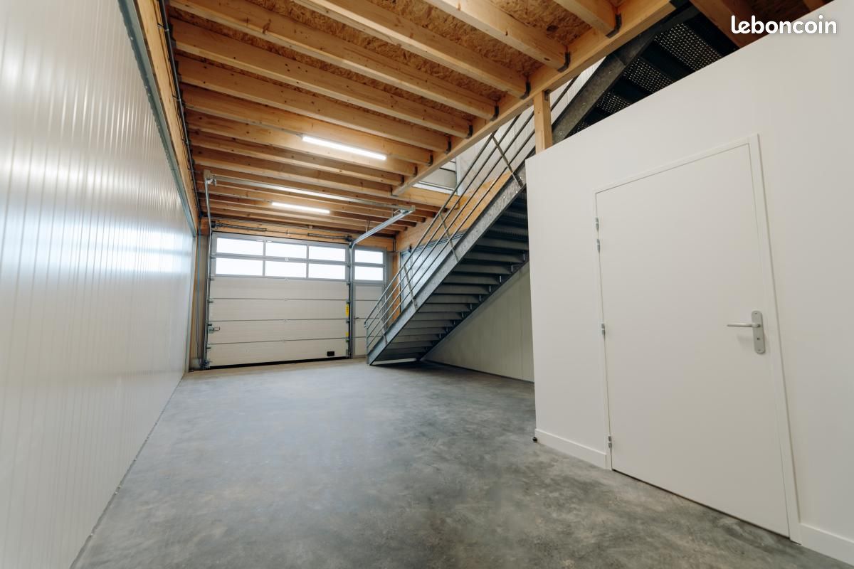 Local d'activité 96 m² - Bureaux & Commerces