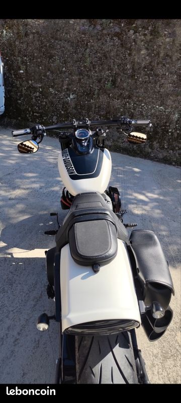 Softail Fat Bob Dr Jekyll & Mr Hide - Motos