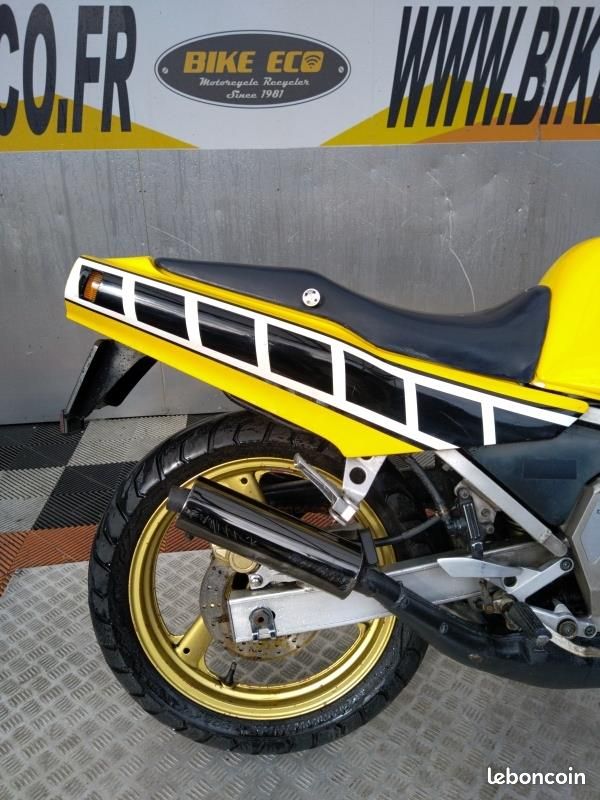 Yamaha TZR 250 - Motos