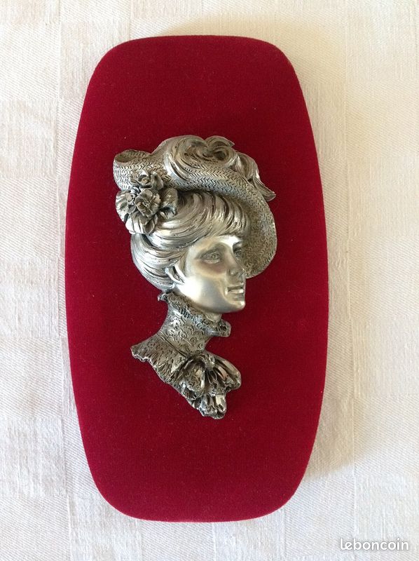 Paire de portraits en etain - Décoration