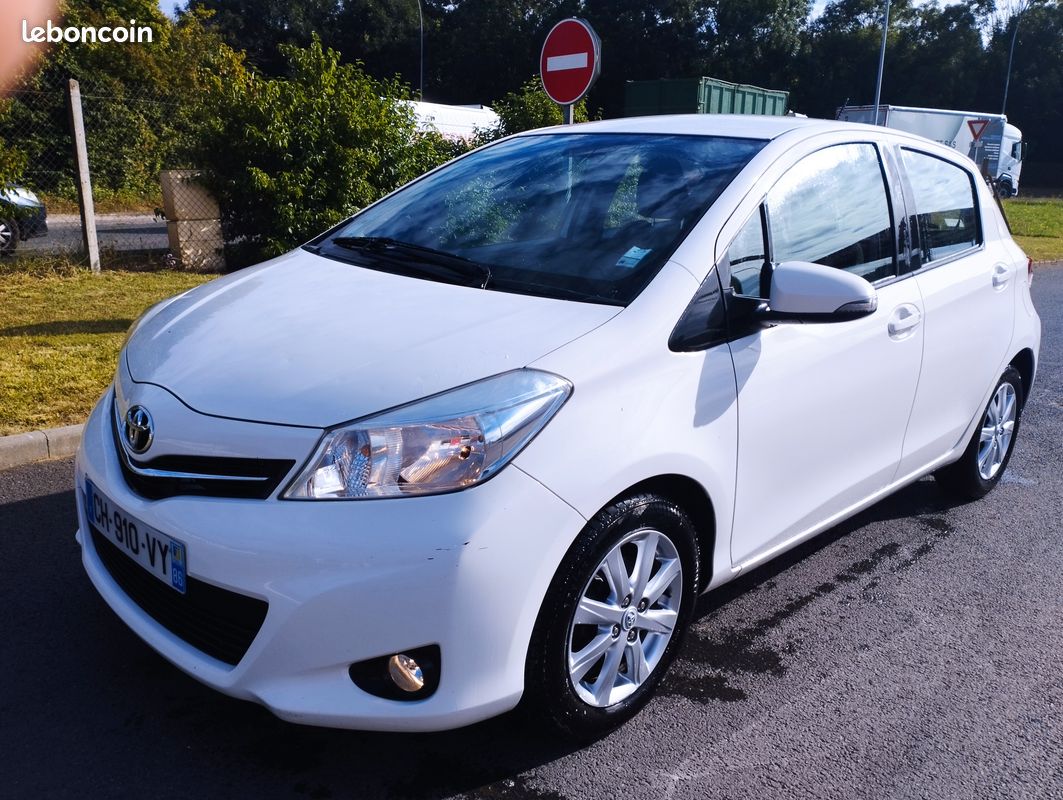 TOYOTA Yaris 3 DIESEL Fab. France 1.4 L D4-D DPF 90 CV 104000 KMS ...