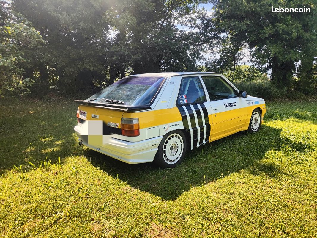 Vend R11 turbo VHRS - Voitures