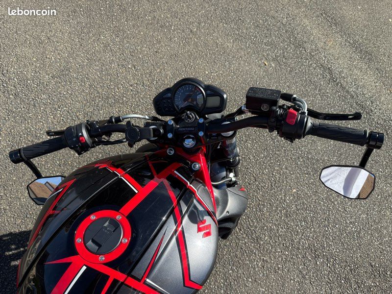 Suzuki Gladius SFV - Motos