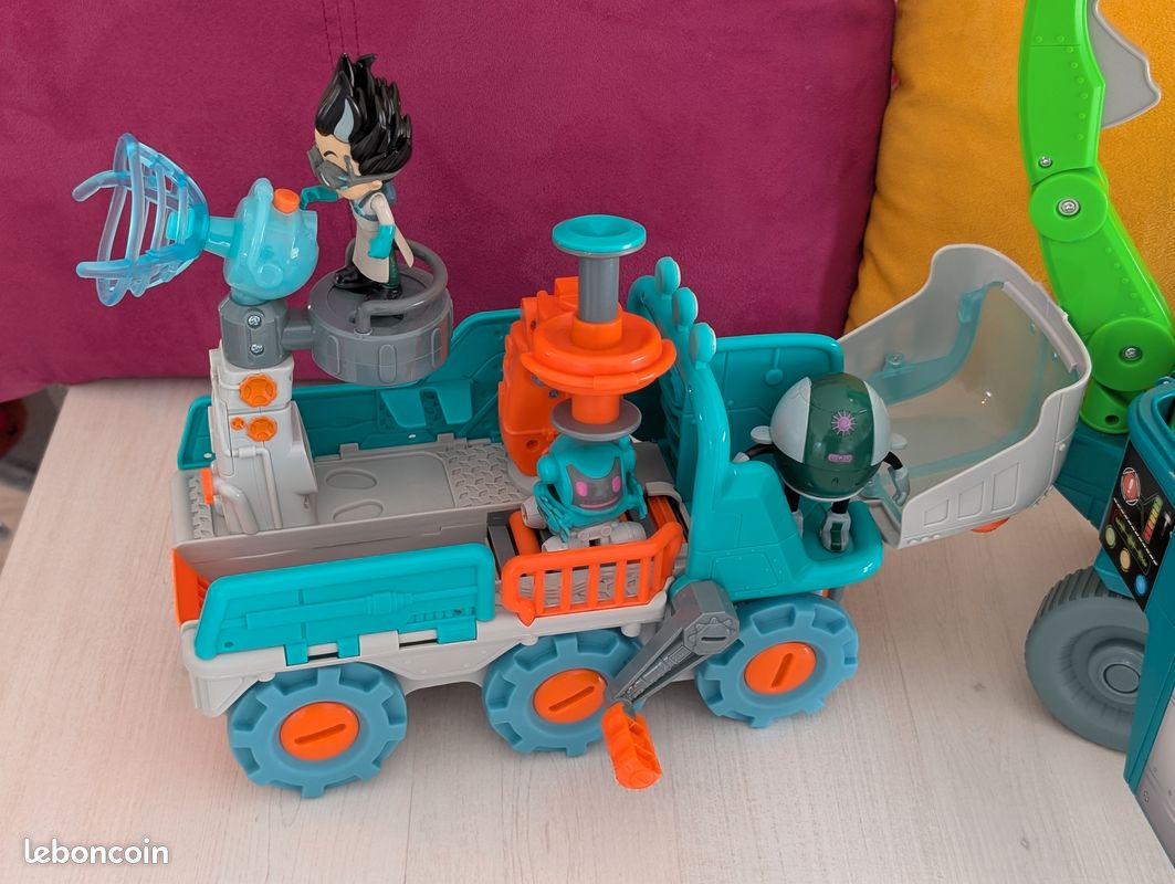 Pyjamasques : 2 laboratoires mobiles de Roméo - Jeux & Jouets