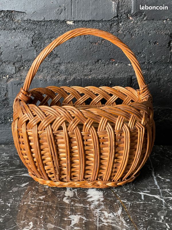 Petit panier en osier tressé – 20 cm de large - Décoration