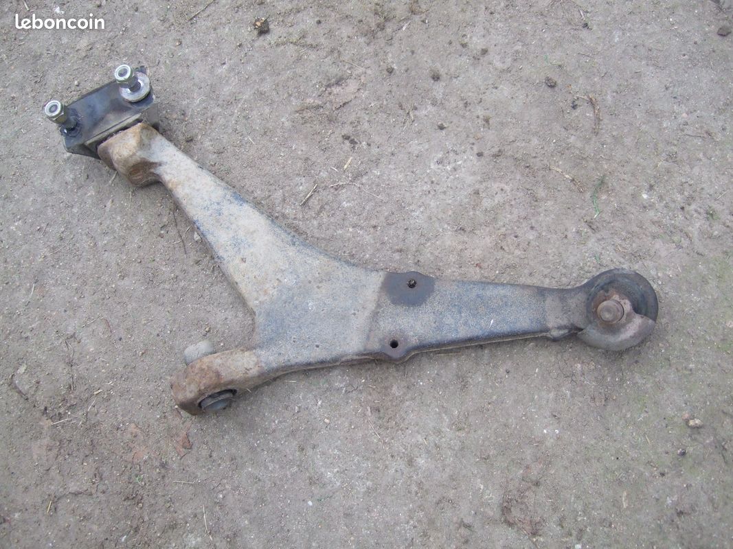 Triangle suspension PEUGEOT 106 - Équipement auto