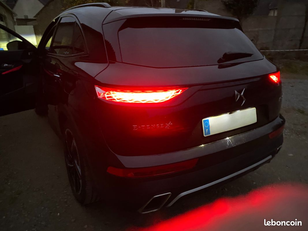 Ds7 cross back 4/4 300cv Louvre - Voitures