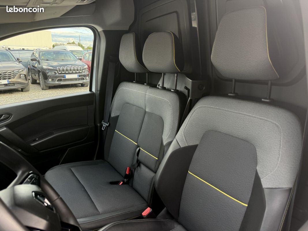 Renault KANGOO VAN III 1 3i TCE 100ch Grand Confort S same Utilitaires renault-kangoo-van-iii-1-3i-tce-100ch-grand-confort-s-same-utilitaires