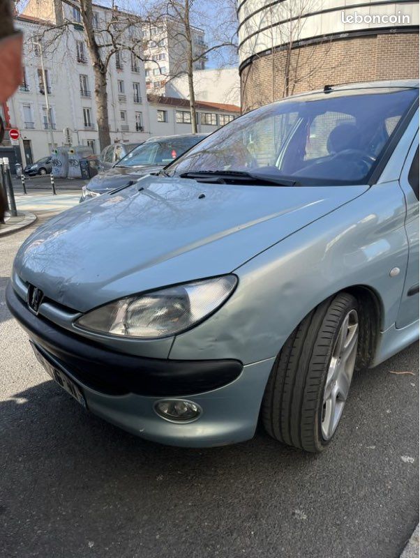 Peugeot 206 - Voitures