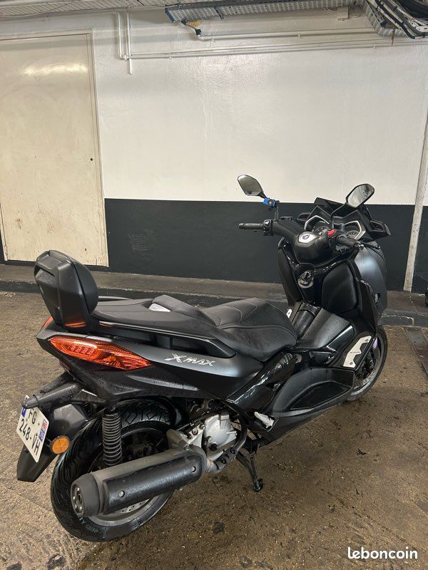 Yamaha x-max iron max 125 - Motos