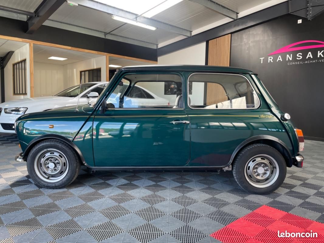 Austin Mini AFTER EIGHT RENOVATION COMPLETE - Voitures