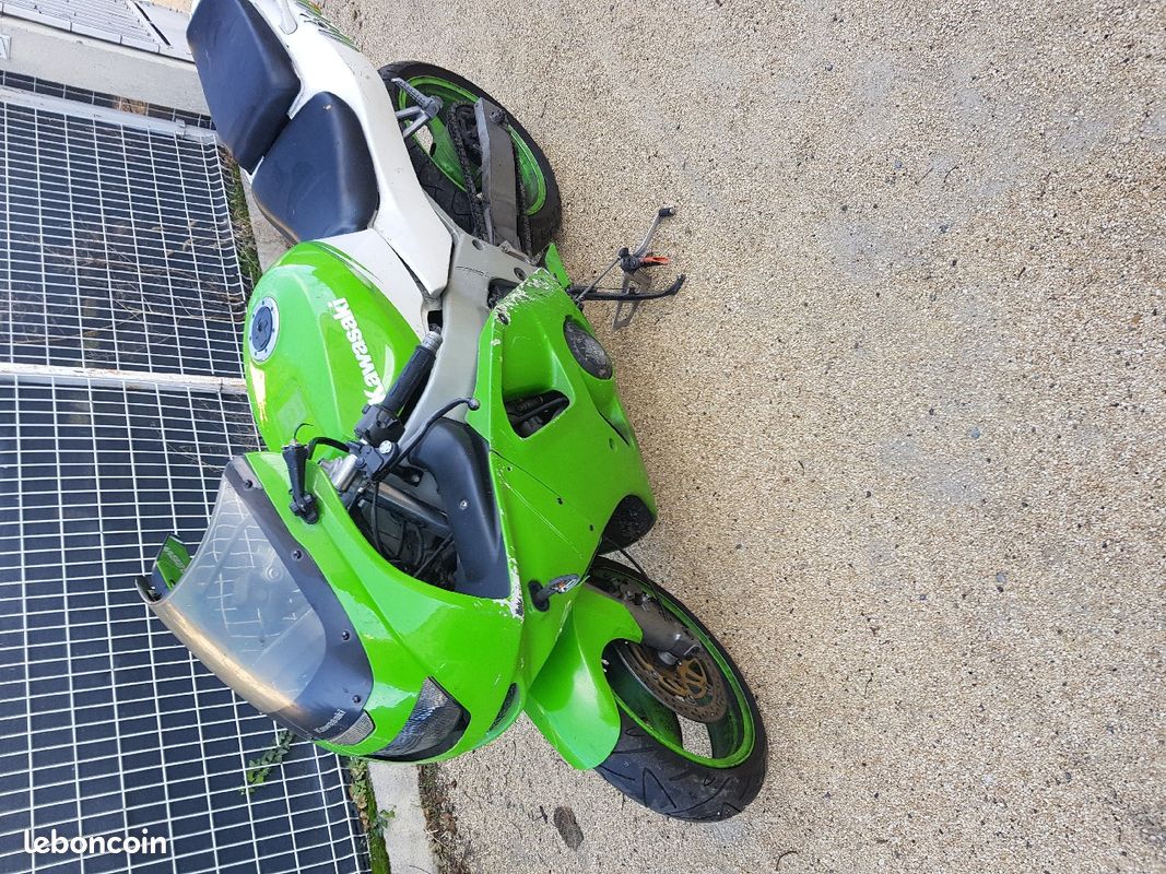 Bcp pièces dispo zx6r 95/97 - Équipement moto