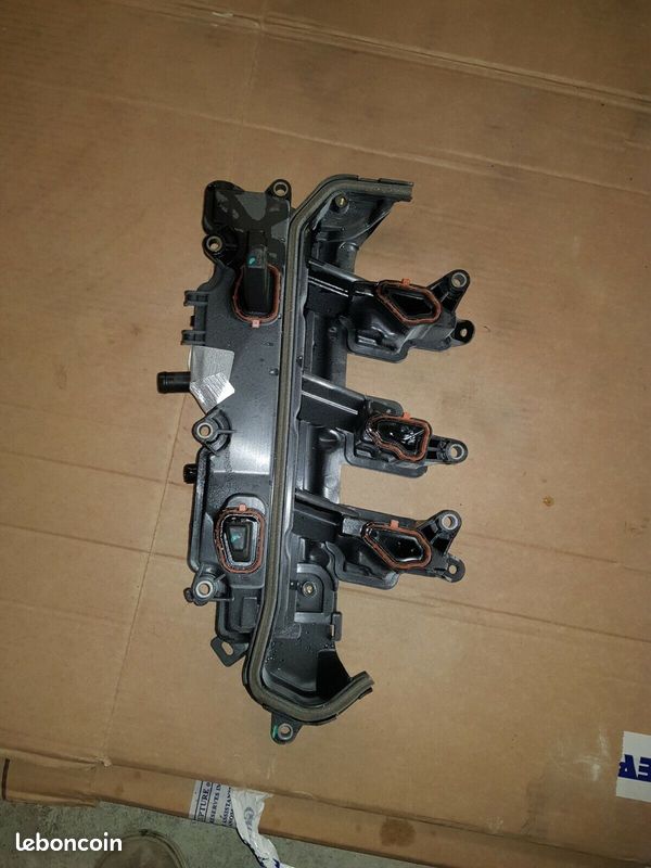 Cache culbuteur separeteur huile admission Renault master III 2.3 dci 118305765r - Équipement auto