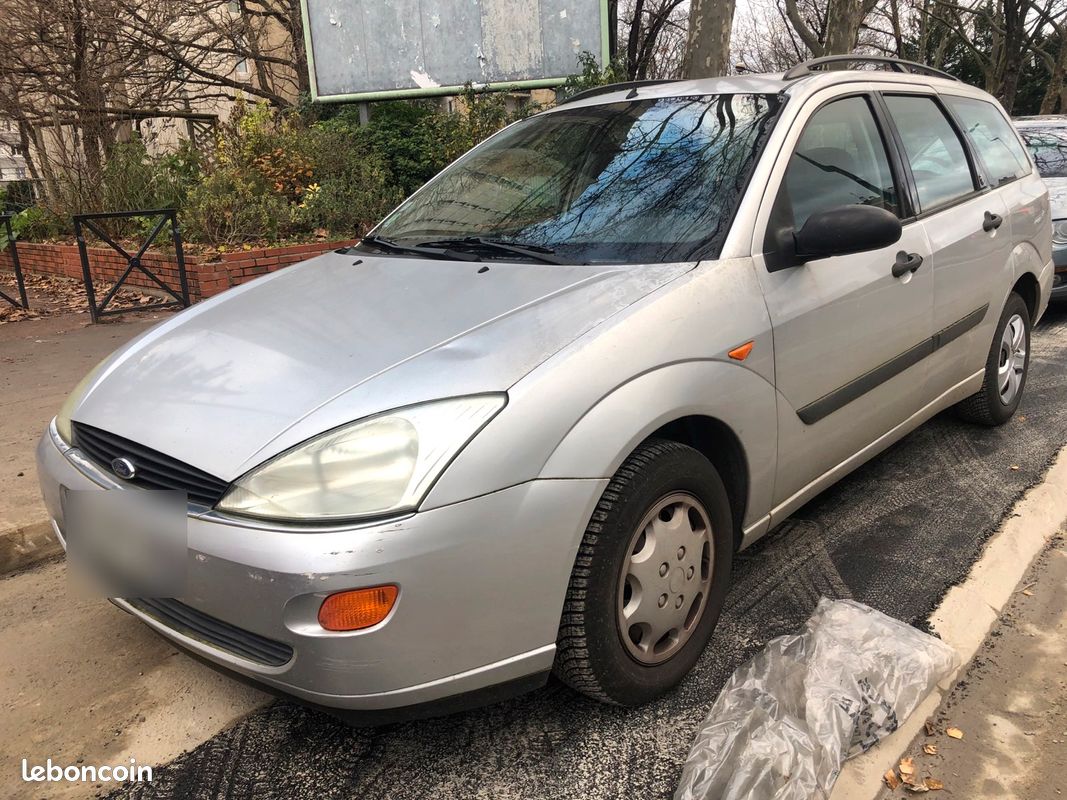 Ford focus break ghia - Voitures