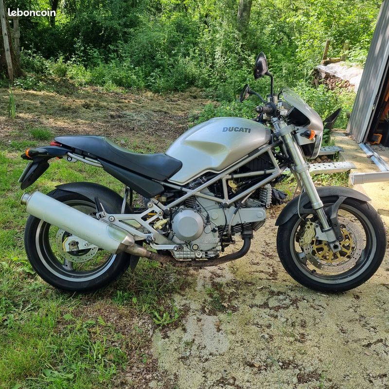 Ducati Monster 900ie - Motos