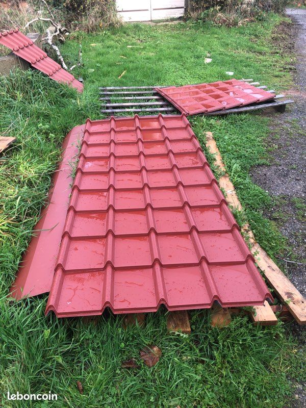 Tôles imitation tuile - BTP - Chantier gros-oeuvre