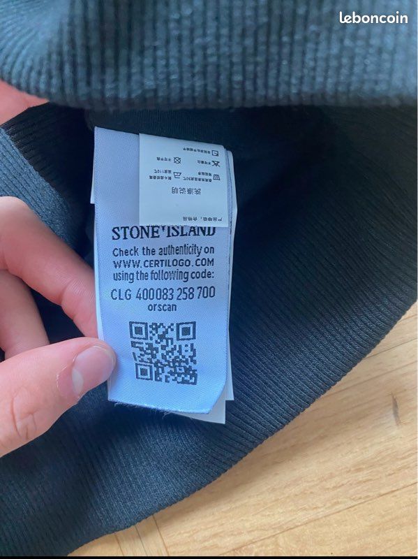 Pull avec capuche stone island - Vêtements