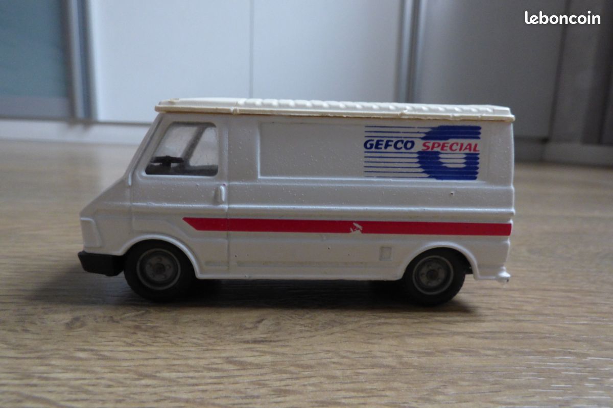 Lot de 2 véhicules utilitaires CITROËN C 35 Gafco & Sade - SOLIDO 1/50e ...