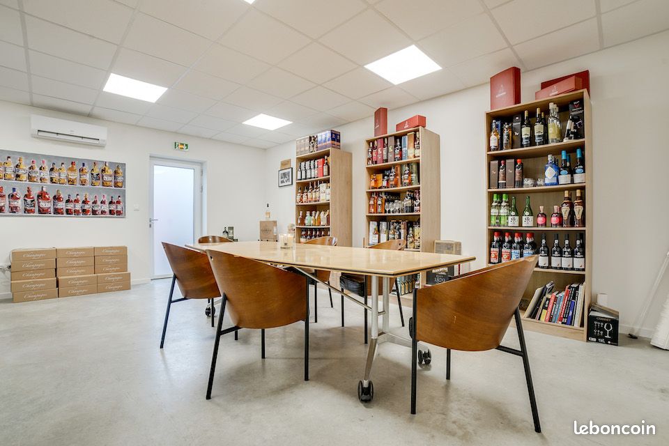 Local bureaux 145 m² - Bureaux & Commerces